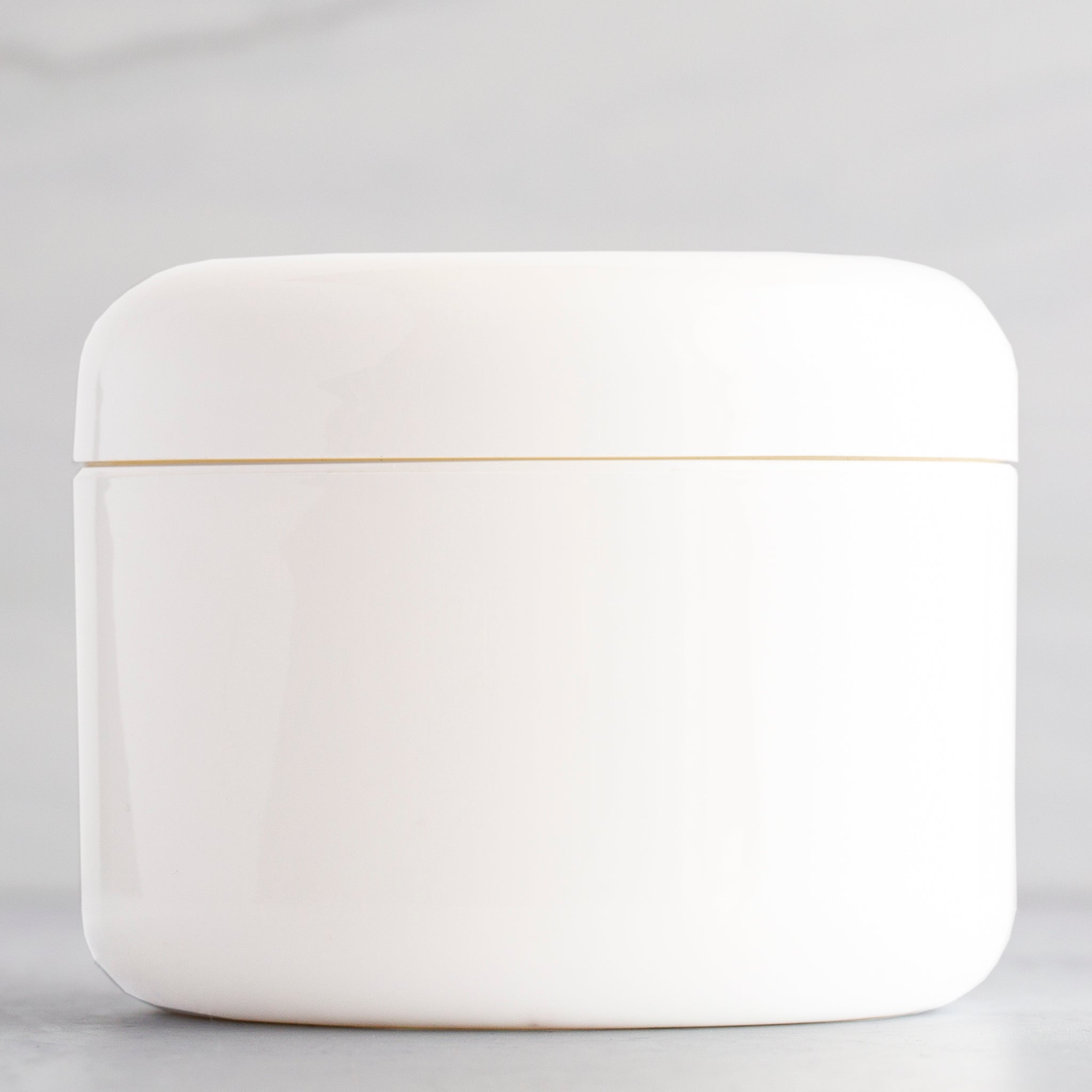 8 oz White Round Base Jar with 89-400 Neck – Voyageur Soap & Candle